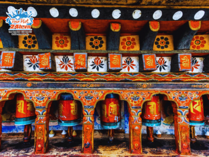 Khám phá ngôi đền Kyichu Lhakhang lâu đời nhất tại Bhutan | Tourhot24h.vn