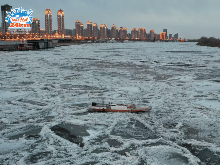 Khám phá vẻ đẹp băng tuyết tuyệt mỹ ở sông băng Tùng Hoa | Tourhot24h.vn