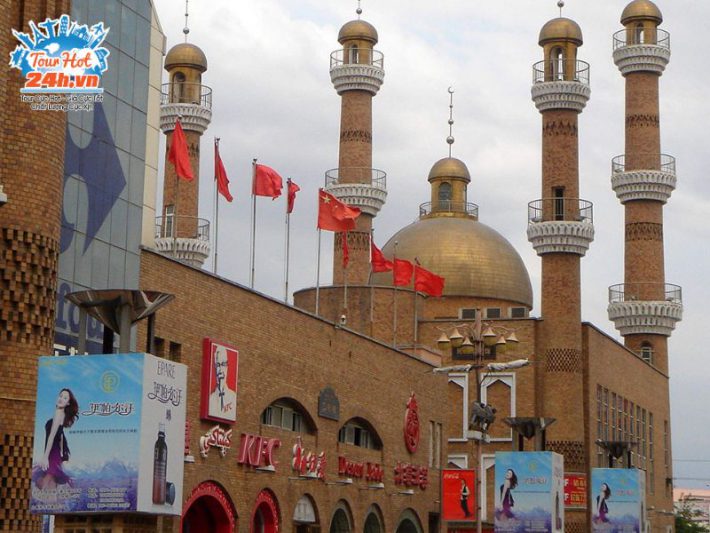Urumqi là nơi gặp gỡ của các nền văn hóa lớn trong lòng Tân Cương ...